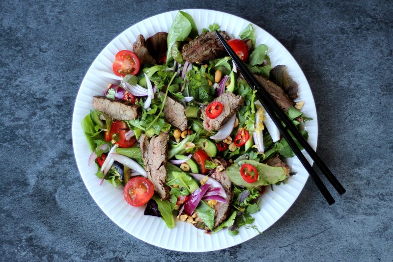 opskrift på spicy oksekødssalat a la LêLê - spicy thai beef salad