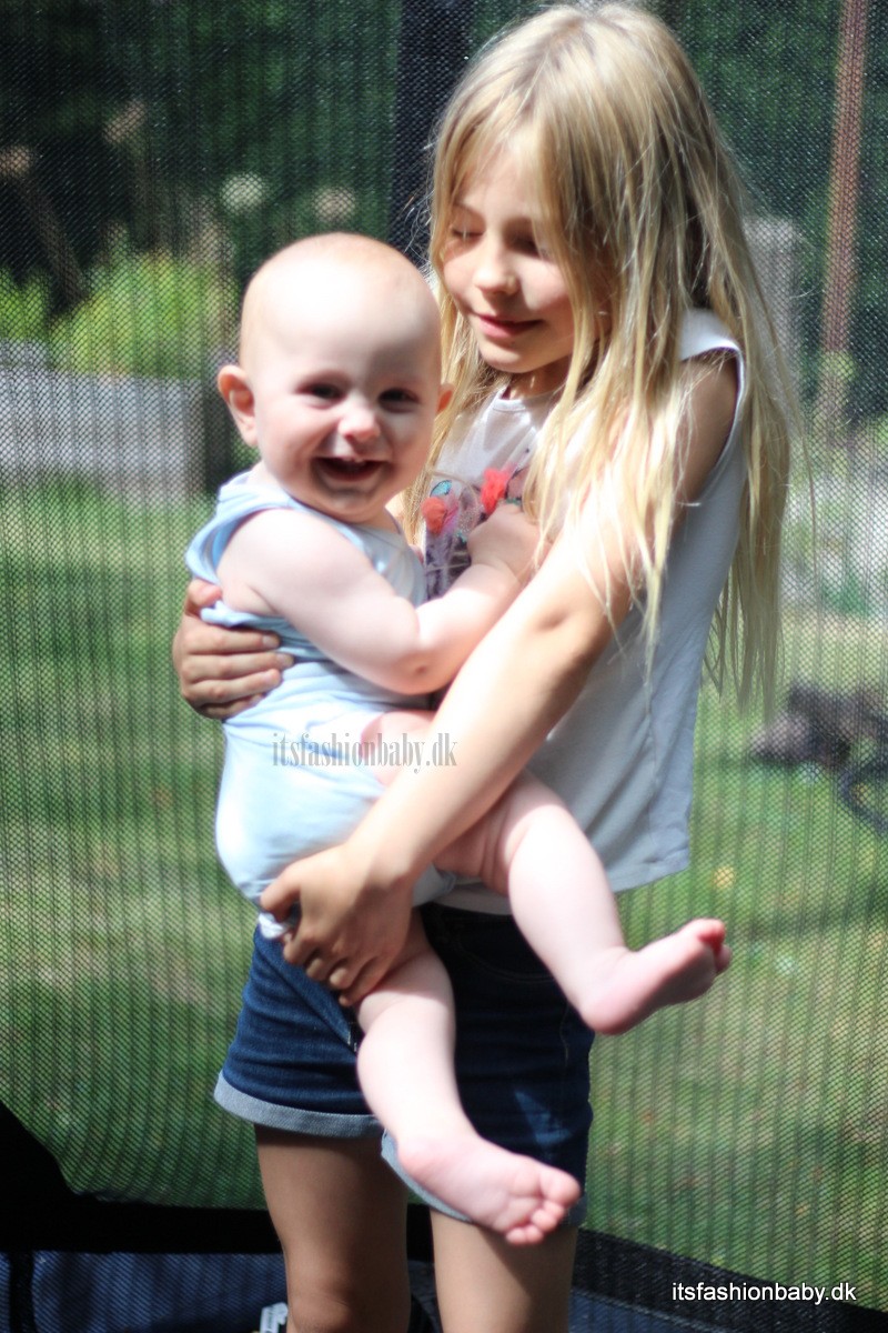 Hvor lang tid tager det at grave en trampolin ned? Og hvordan gør man?